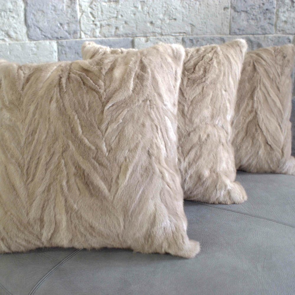 Chinchilla Rex Fur Cushion with Logo – Dentro Home